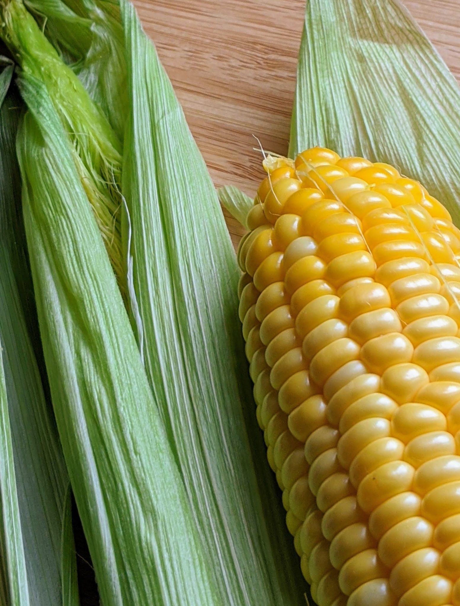Easy Microwave Corn On The Cob Shuck On And Shuck Off Instructions